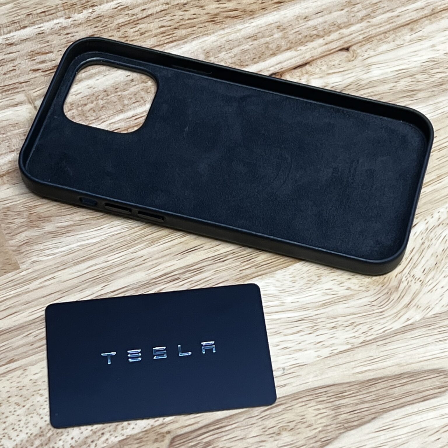 How-To Add a Tesla RFID Key to Your Smartphone Case - Chris Duke